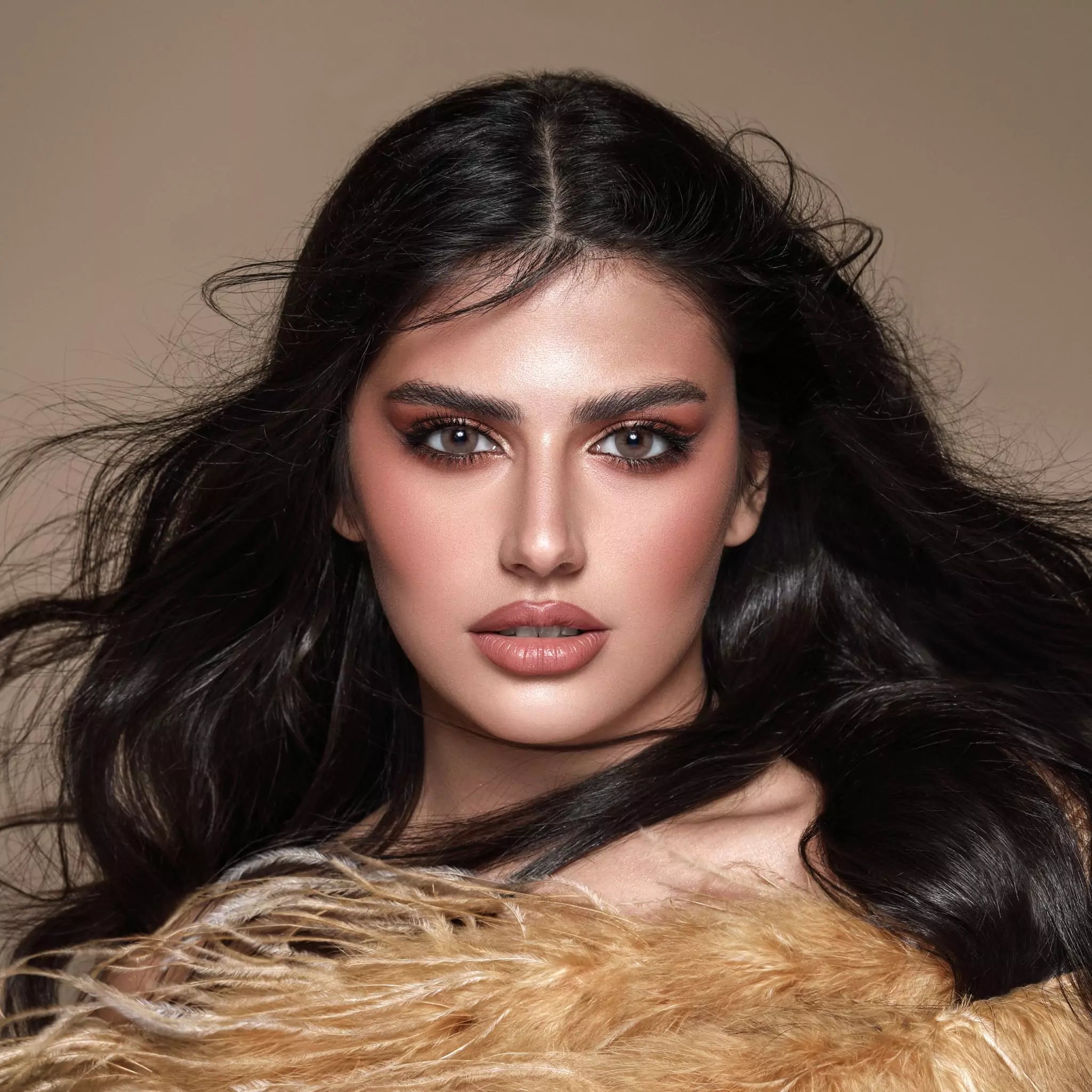 Sandy Brown – Bella Lenses KSA